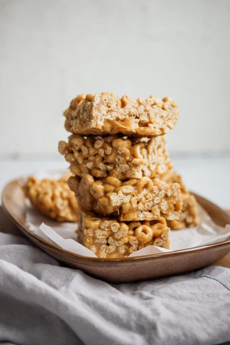 No Bake Peanut Butter Cheerio Bars - Run to the Table