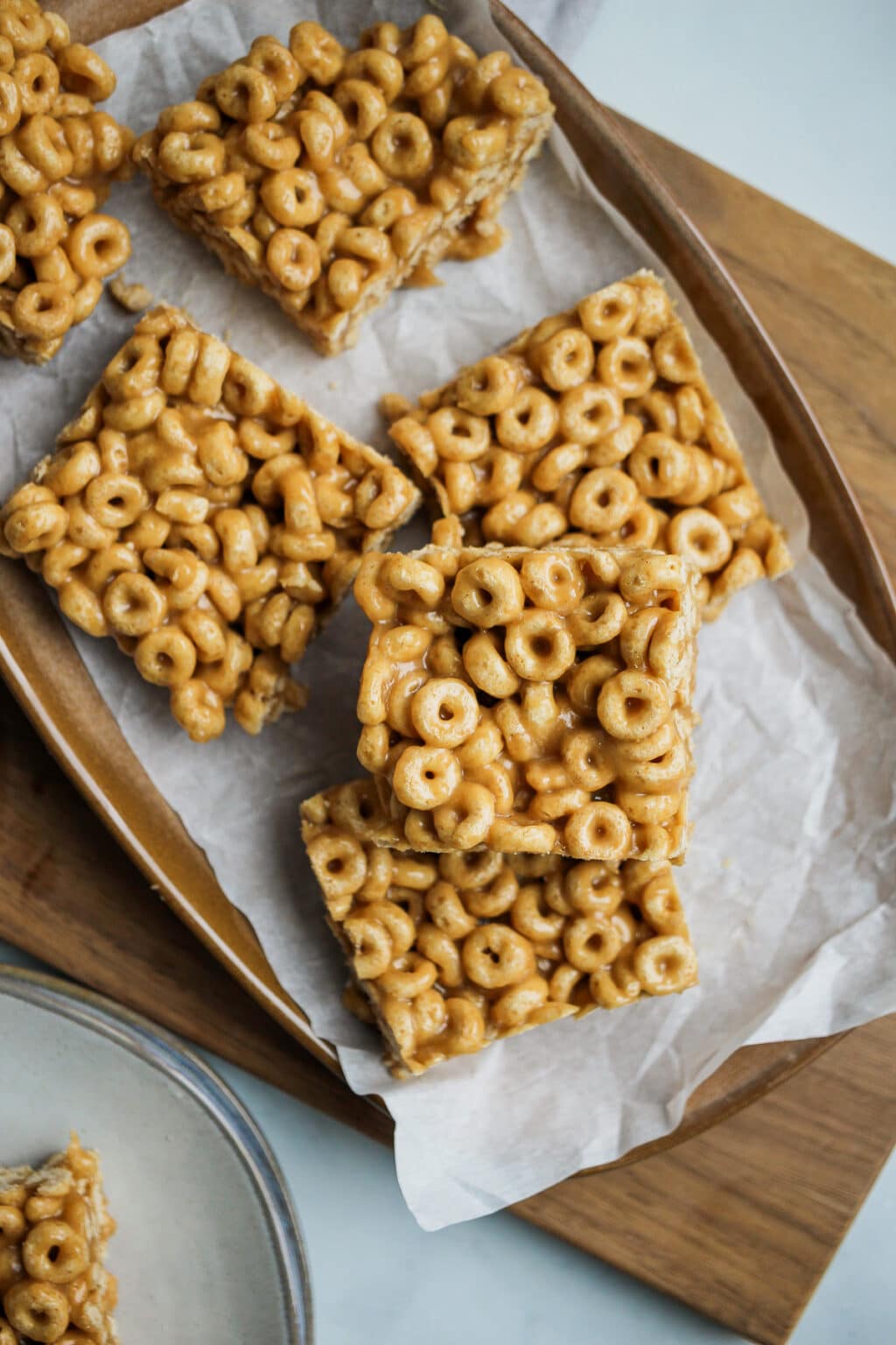 No Bake Peanut Butter Cheerio Bars - Run to the Table